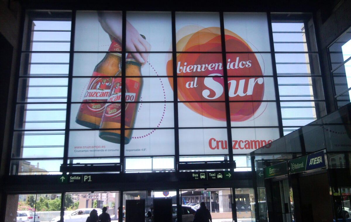 Vinilos para restaurantes y bares - Diseño Stand Sostenible | Grupo Ariza